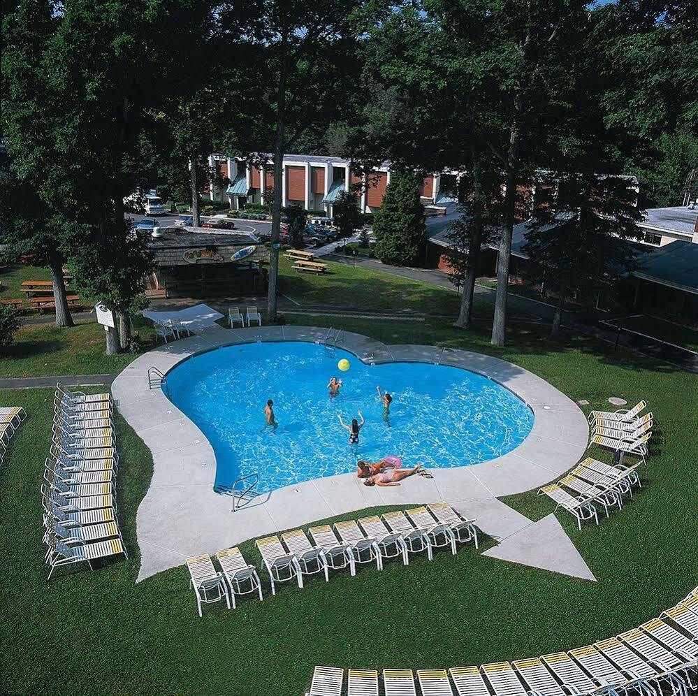COVE HAVEN RESORT LAKEVILLE | 3-STAR ACCOMMODATION WITH 4 LOUNGES